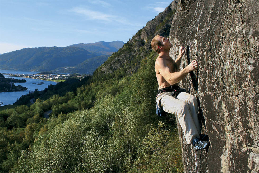 Guide til klatring og buldring i Romsdalen | Klatring | FRIFLYT.NO