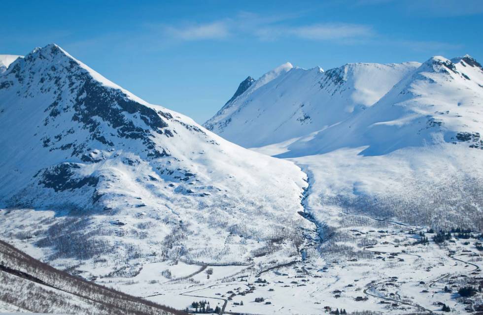 Turbeskrivelse Dyrdalstinden og Fokhaugtinden | Skiturer sunnmøre ...